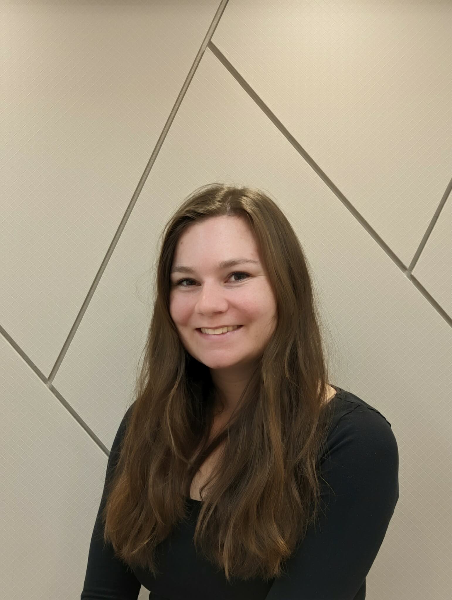 Alina erhält IT-Stipendium von EDEKA DIGITAL - IT-Talents.de