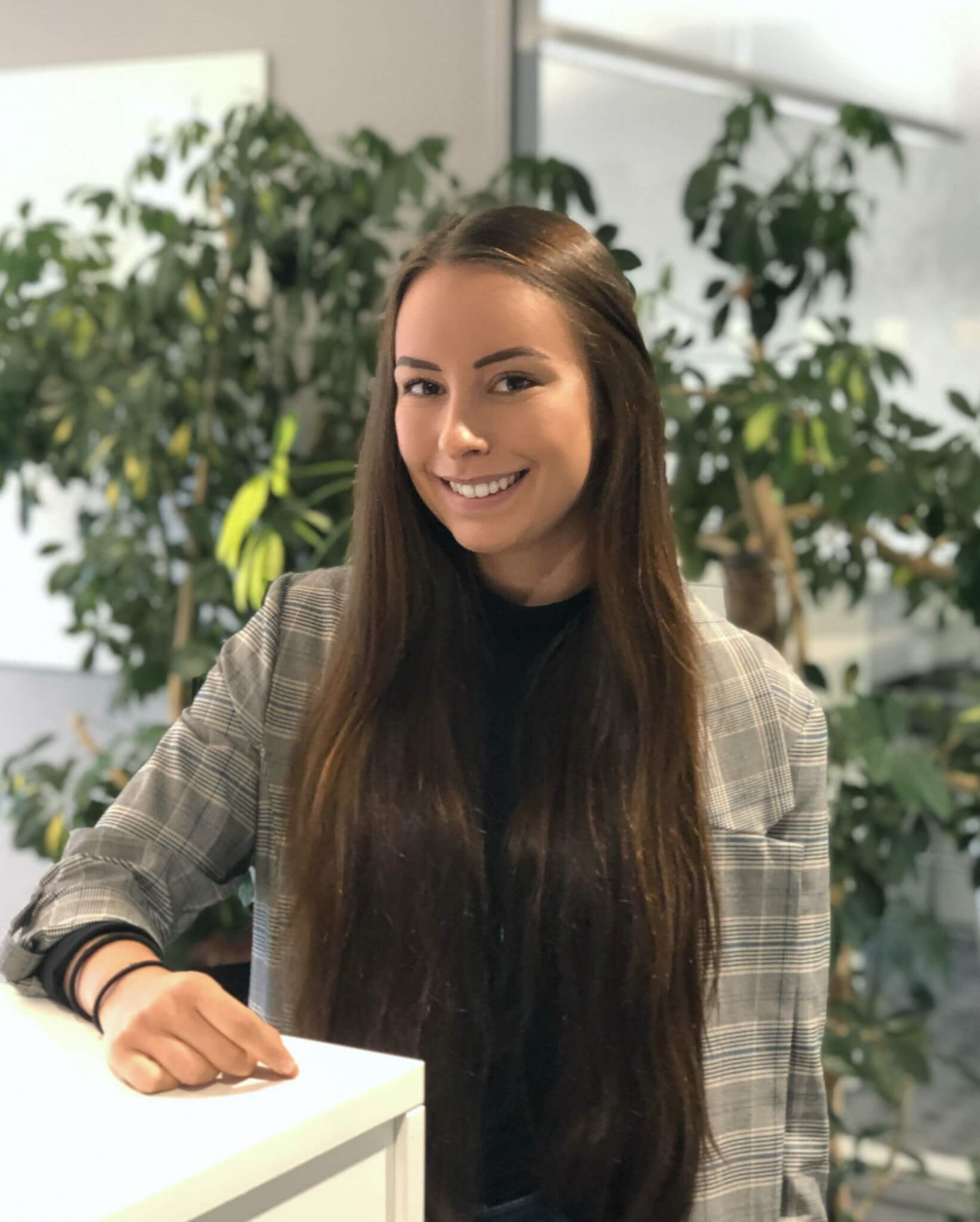 Luana erhält Stipendium und Mentoring von Airbus - IT-Talents.de